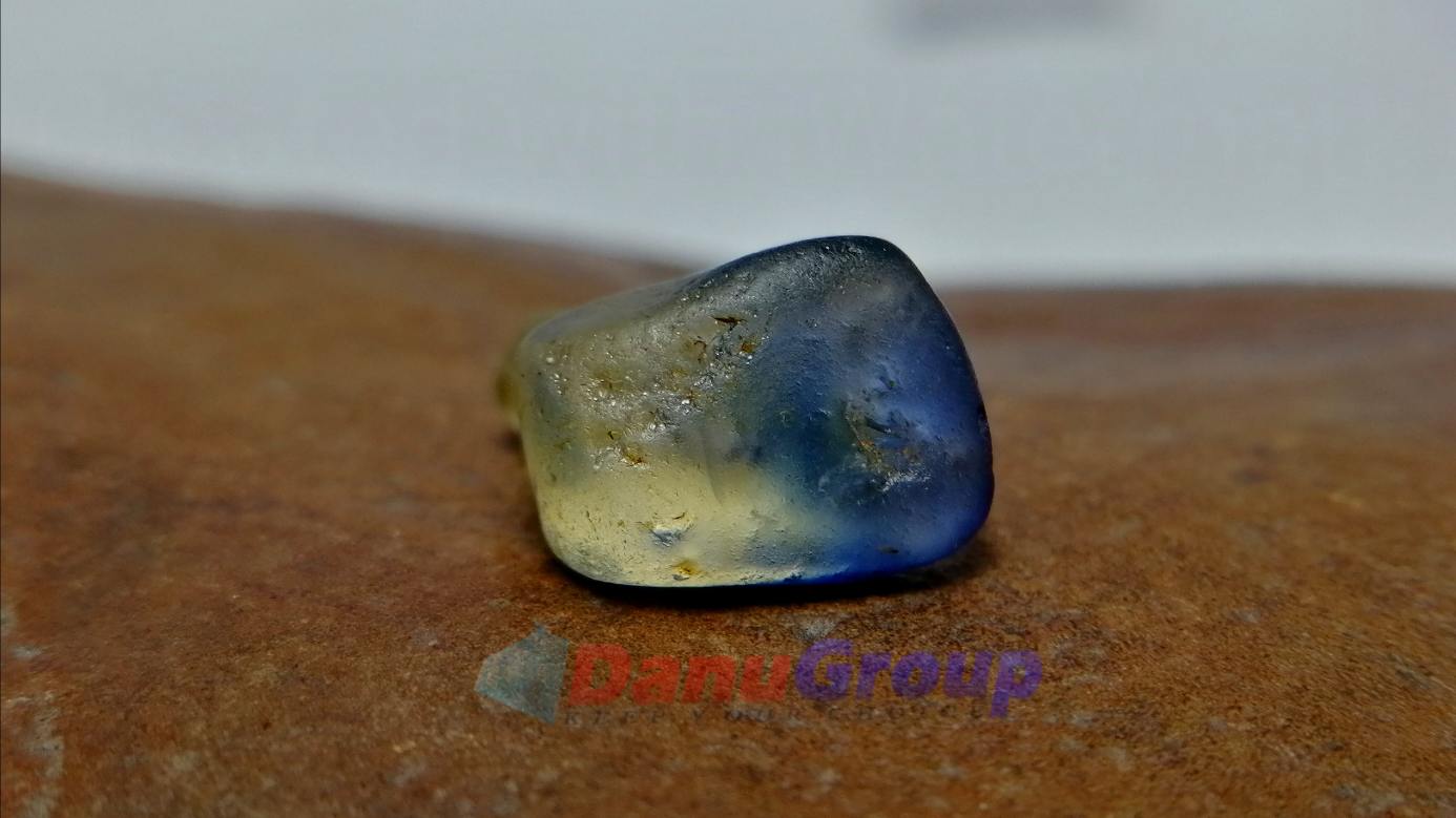 Bi-color Sapphire - Wedding Stone - Danu Group