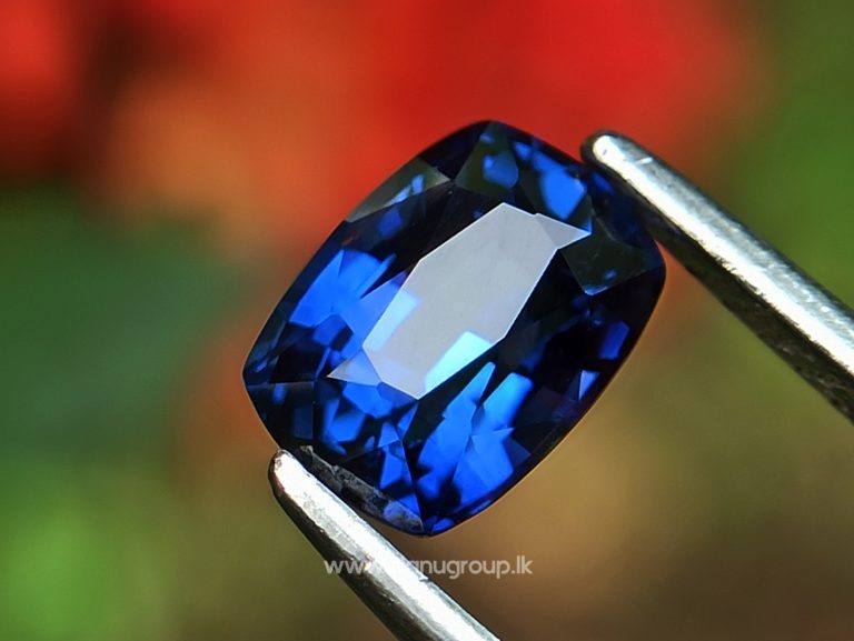Best Quality Ceylon Vivid Royal Blue Sapphire - Danu Group