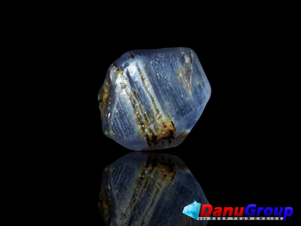 Very Rare Three phase Inclusion visible to naked eye in Sapphire ...